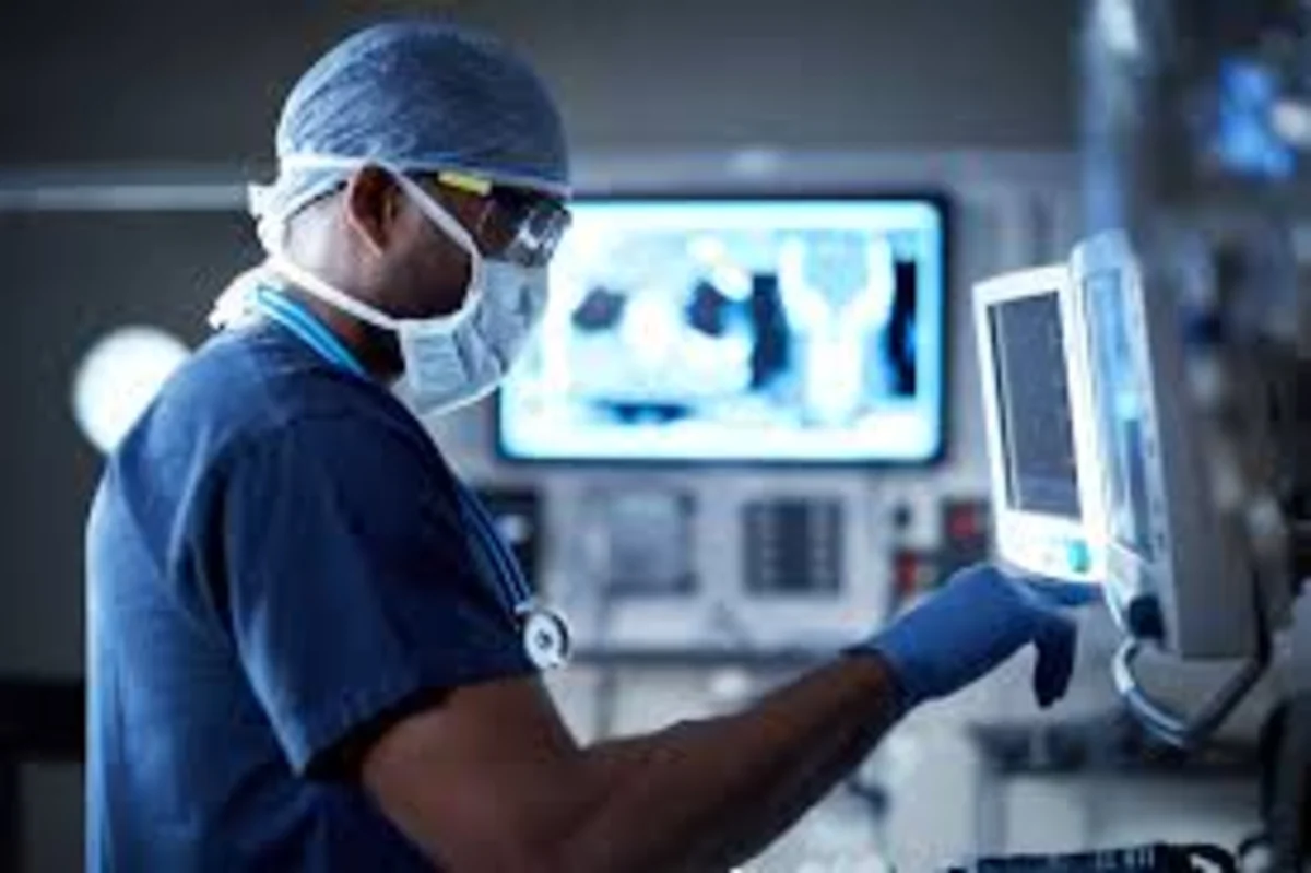 Advantages and Disadvantages of Technology in Healthcare | SinanSoft